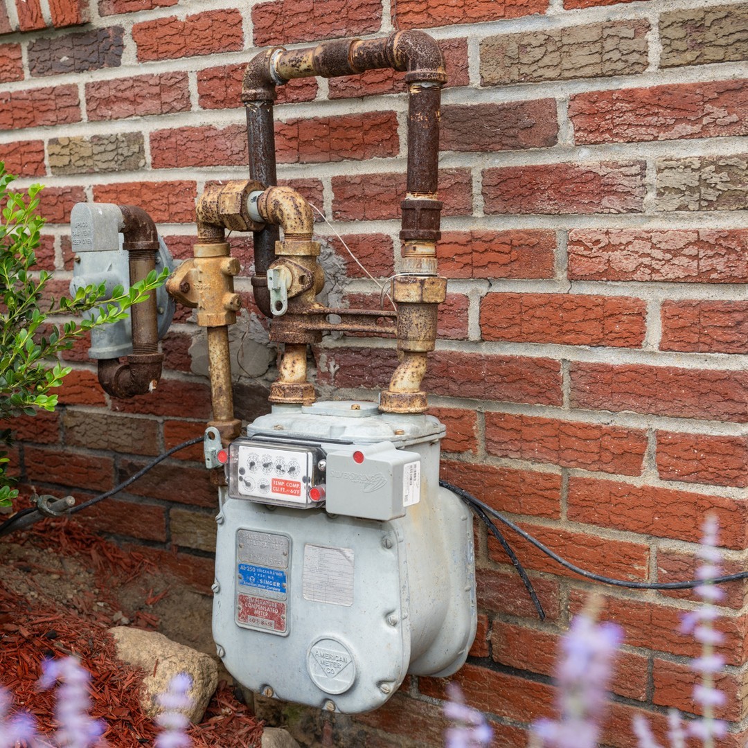 Rusted gas meters or gas piping - Buyers Ask